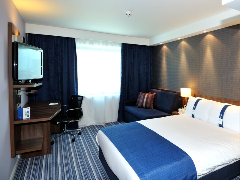 Holiday Inn Express T5 | Hotel at London Heathrow Airport